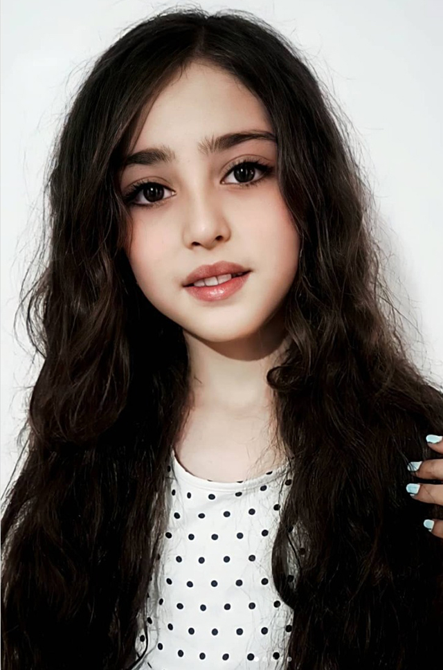 全球最美小女孩長大！精緻五官仿如人間洋娃娃 – BeautyExchange