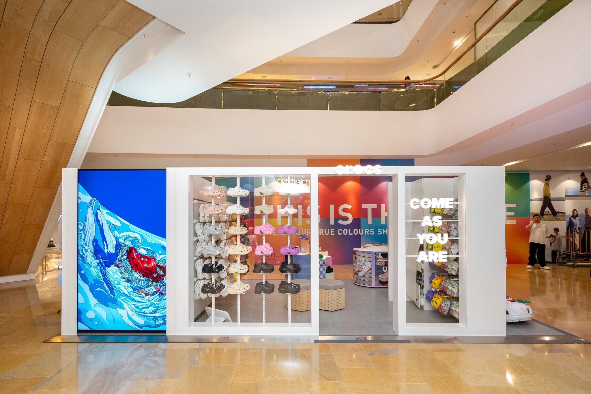 Collar Day 現身 Crocs 太古廣場期間限定店！一起來看看這個玩味十足的「CROCS PLAYGROUND ...