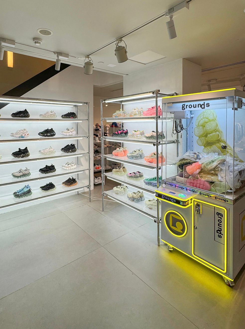 NewJeans 最愛的泡泡鞋襲港！D-mop x grounds 首間香港期間限定店登場 – BeautyExchange