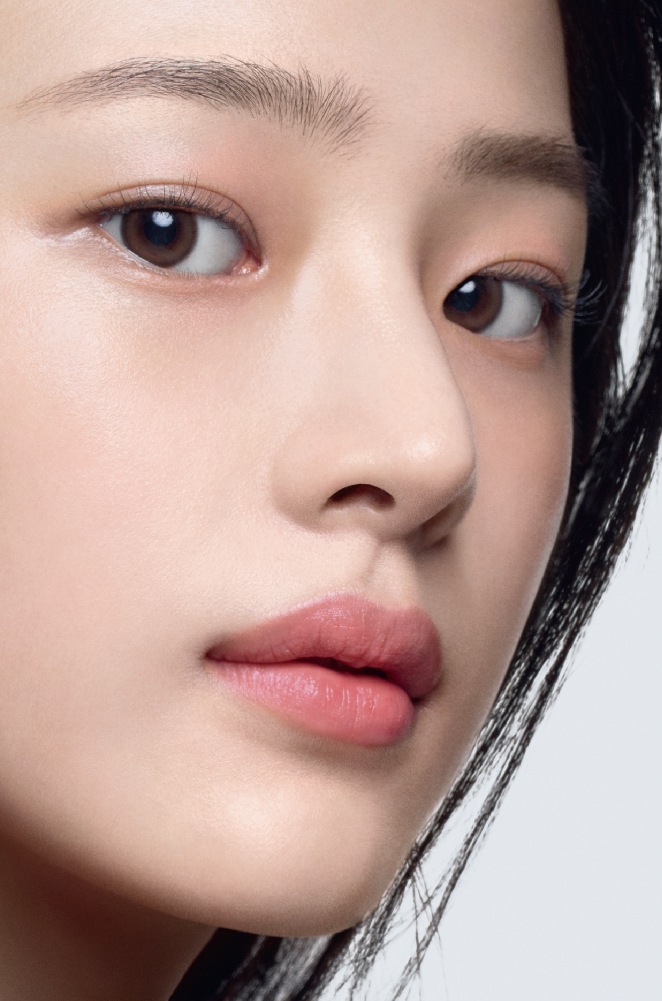 【NewJeans Minji公開護膚3大法則！全新CHANEL一號紅山茶花眼部精華 激活明亮眼眸 配合#世一精華 綻放年輕肌膚活力 ...