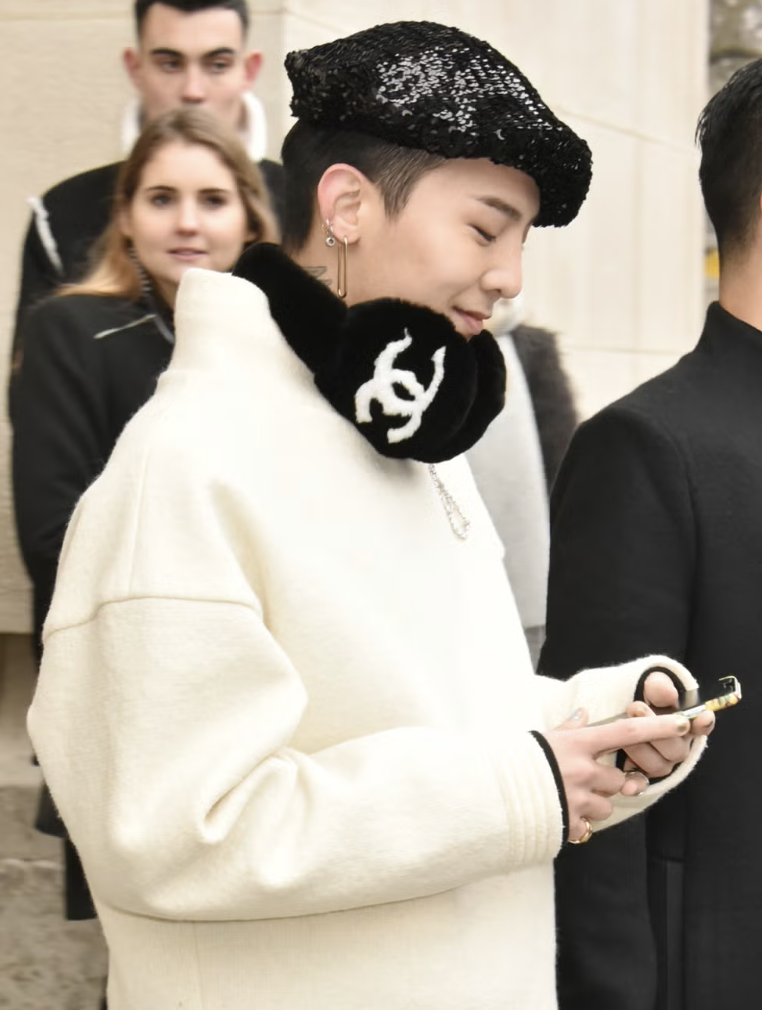 G-dragon 的 Chanel 造型被嘲像「關菊英」？你們忽略了 GD 在這造型背後所發揮的創意！ – BeautyExchange