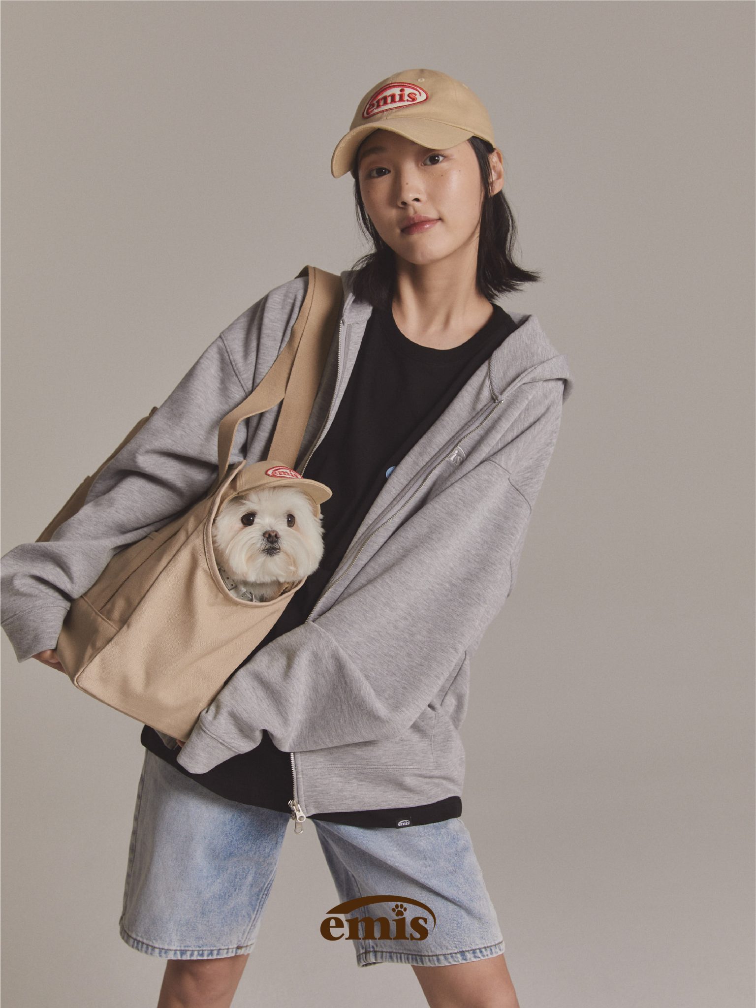 跟毛孩們一起穿 emis！韓國潮牌 EMIS 首個寵物服飾期間限定店驚喜登陸啟德 AIRSIDE！ – BeautyExchange