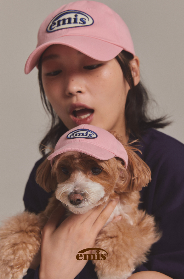 跟毛孩們一起穿 emis！韓國潮牌 EMIS 首個寵物服飾期間限定店驚喜登陸啟德 AIRSIDE！ – BeautyExchange